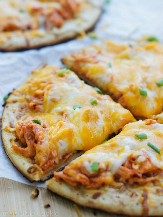 How to Make Game Day Buffalo Chicken Mini Pizza - My Dominican Kitchen