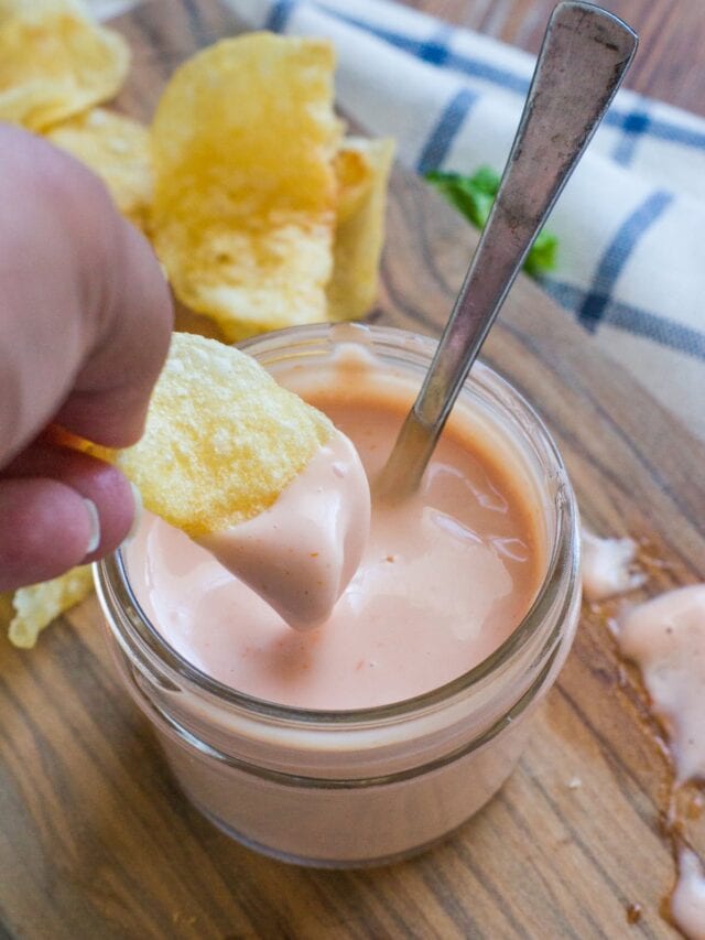 Easy Pink Sauce Recipe for Fries, Tostones, Sandwiches and Burgers - My ...