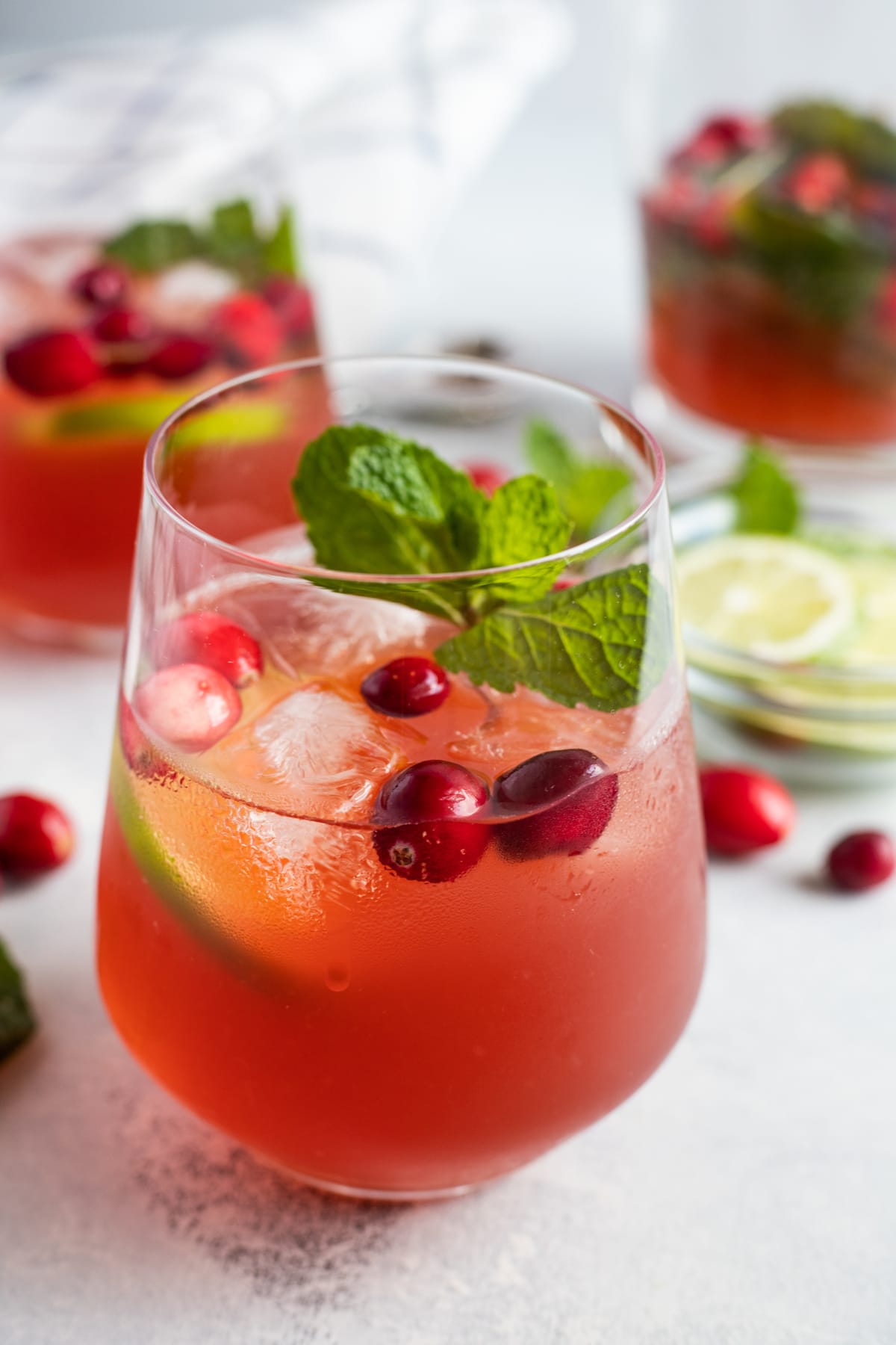 How to Make the Perfect Cranberry Mojito Cocktail - My Dominican Kitchen