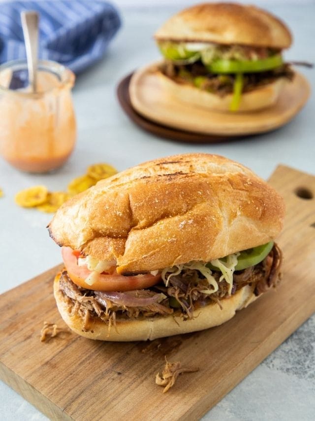 How to Make Sandwich de Pierna (Dominican Pulled Pork Sandwich) Story ...