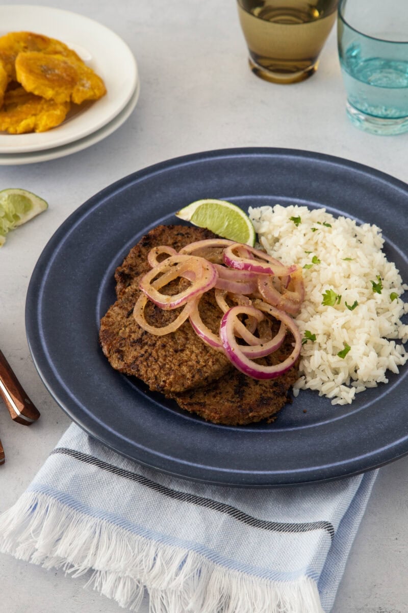 Bistec Encebollado (Dominican Steak and Onions) - My Dominican Kitchen